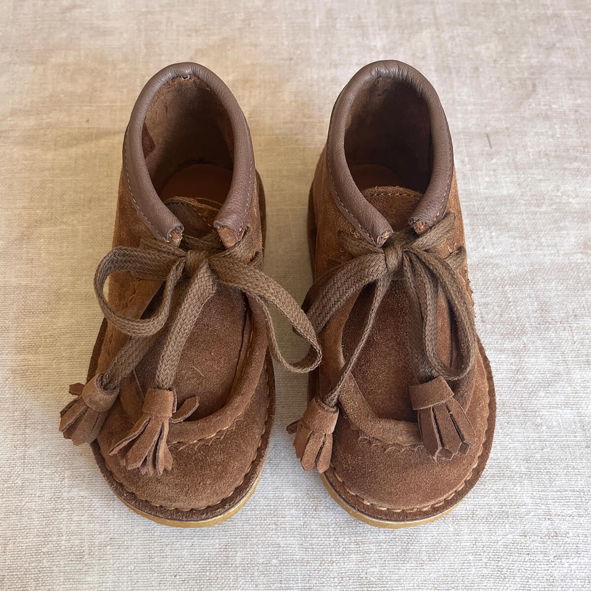 Dani Lace Up Shoes With Tassels in Caffe Suede by PèPè – Junior Edition